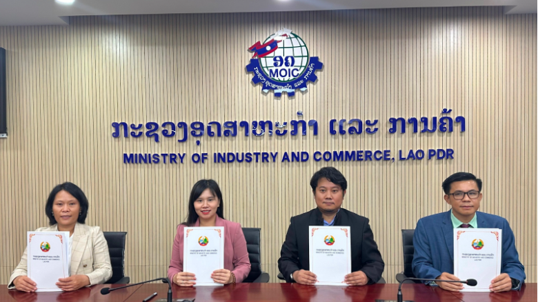 Doanh nghiệp Việt Nam - Lào xúc tiến xuất nhập khẩu gắn liền với chuyển ...